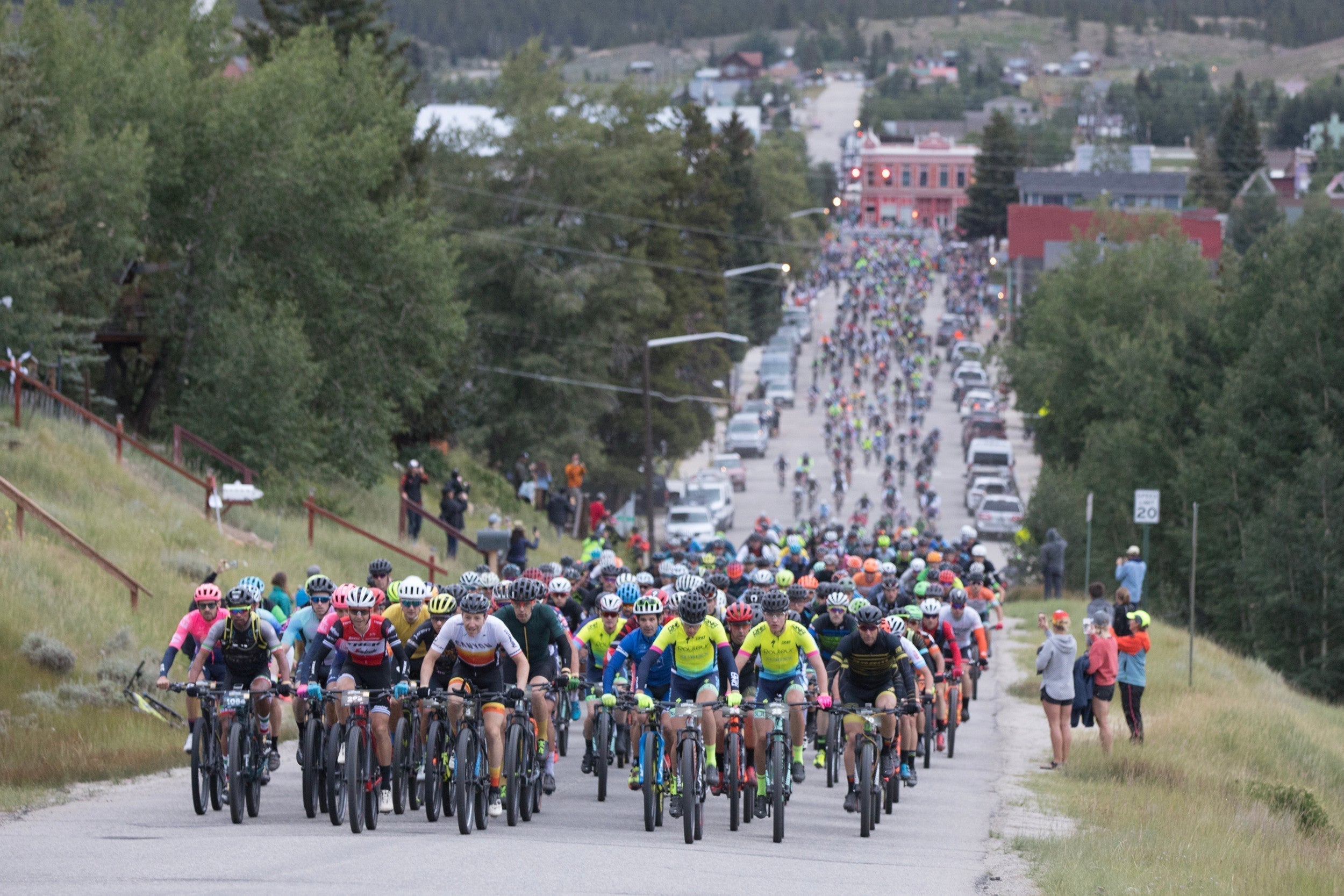 PRO Bike Race Prep: Training, Nutrition & Gear Explained”e